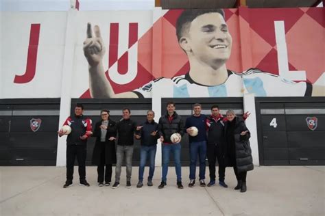 Conocé El Gesto Que Tuvo Julián Álvarez Con Su Club En Calchín El Zonda