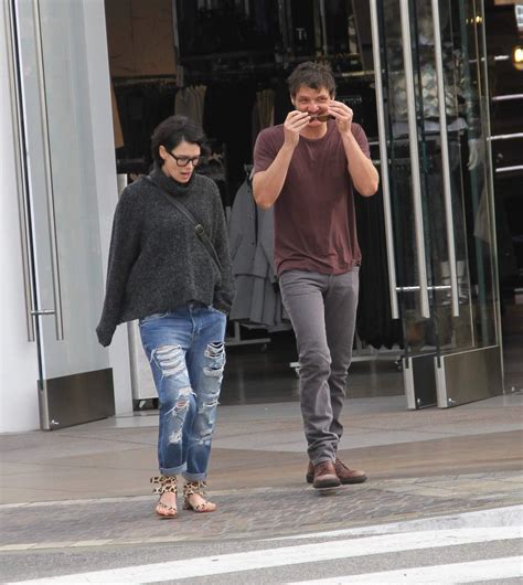 Lena Headey With Pedro Pascal Shopping At The Grove In Los Angeles December 2014 • Celebmafia