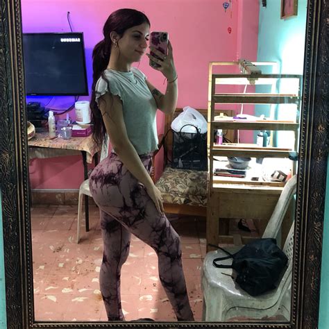 Emy 🎀 Emysanttt • Instagram Photos And Videos