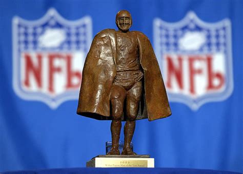 Nfl Les 32 Finalistes Du Walter Payton Man Of The Year Award Dévoilés