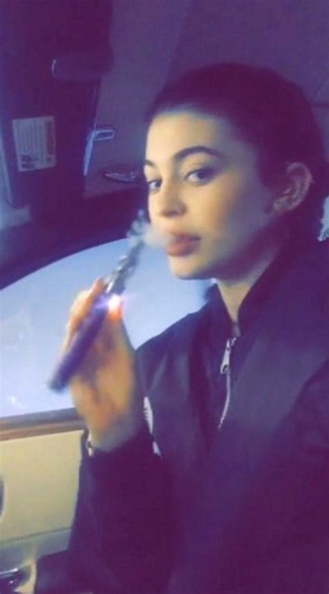 15 Celebrities Who Vape [superstars Choices]