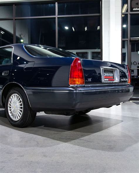 تویوتا کراون مجستا؛ این جذاب ژاپنی 29 ساله فقط 9900 دلار عکس