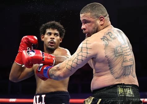 Photos Oshaquie Foster Reclaims Title By Decision Against Robson