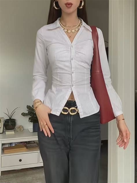 Unbuttoned Shirt Women Outfit