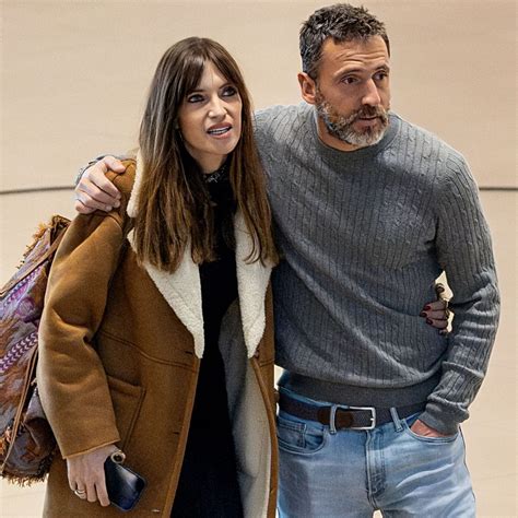 Sara Carbonero Y Su Look Con Maxi Abrigo De Borreguito Ideal Para Los Meses De Frío