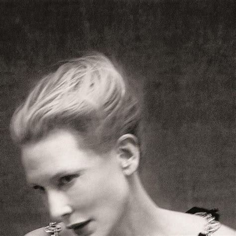 Vogue China On Instagram Cate Blanchett毫不掩饰自己重返剧院舞台的渴望： 我演电影的技巧很大程度上得益于我的舞台经验。在舞台上，你可以发自内心地与观众