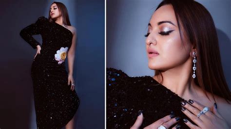 Tips To Take Care During Glitter Eye Makeup ग्लिटर आई मेकअप टिप्स
