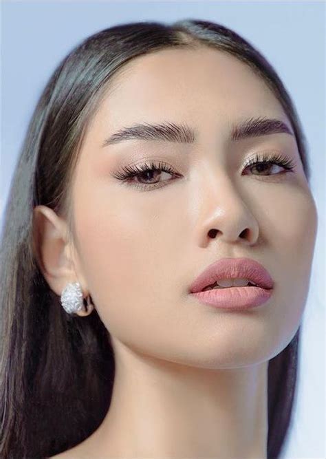 Asian Sirens · Candy Thuzar Thuzarwintlwin