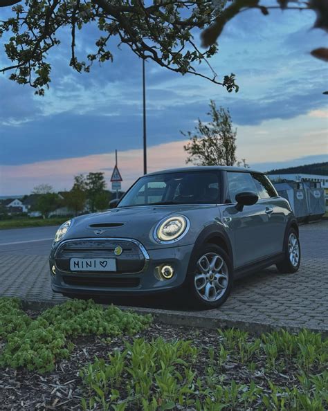 recent photograph of my mini :) : r/MINI