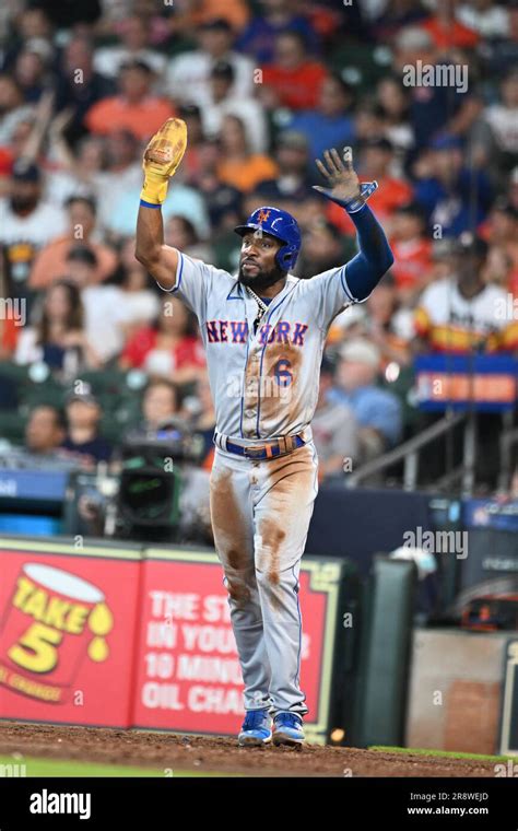 New York Mets Right Fielder Starling Marte 6 Scores In The Top Of The