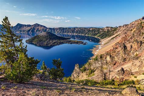A Morning View Of Wizard Island Crater Lake National Park National