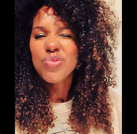 Photo Nathalie Loriot Est Lune Des Choristes De Noubliez Pas Les Paroles Nathalie Loriot