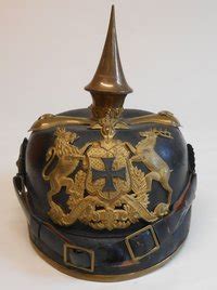 Pickelhaube Aus Der Zeit Des Ersten Weltkriegs Städtisches Museum Im