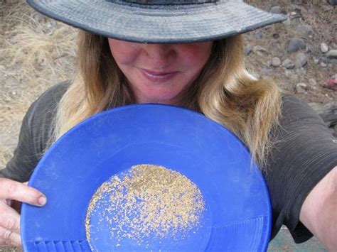 设计师为了淘金，放弃正常生活