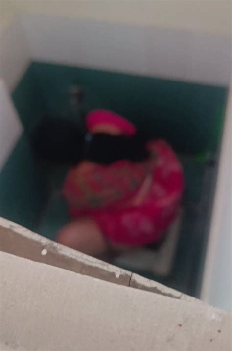 Aunty Pissing In Toilet Video 6