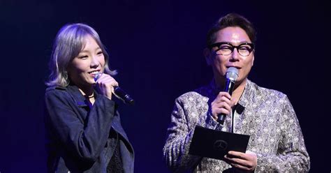 사진 윤종신 만난 태연미소 활짝