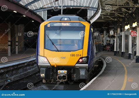 Class 195 Civity Dmu In York Railway Station Editorial Image Image Of Railroad Franchise