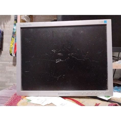 Monitor Samsung 540n Sem Cabos Sem A Base Com Riscos Na Tela Igual