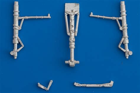 Su 33 Flanker D Landing Gear Scale Aircraft Conversions Nr 72133