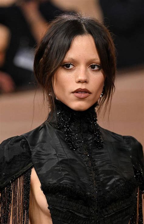 Jenna Ortega Gothic Queen Showing Her Side Boobs 04 Erome