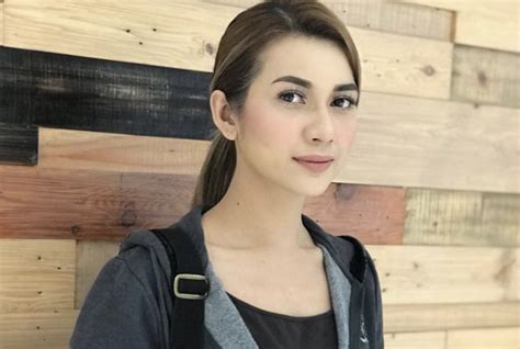 Zara Zya Bergelar Penyanyi Hadiah Buat Peminat