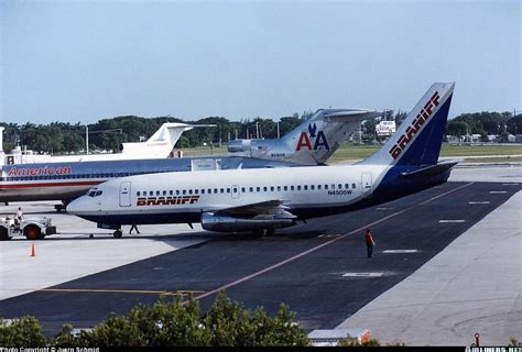 Boeing 737 247 Braniff Aviation Photo 0543750