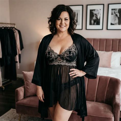 Stunning Curvy Milf In Fashion Lingerie Ai Art Generator Easy Peasyai