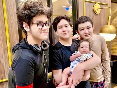 10 Potret Keluarga Fadlan dan Lyra Virna