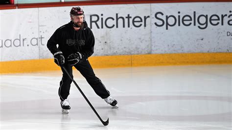 Fotos Vom Starbulls Training Am 13 Dezember Brad Snetsinger Zurück Auf Dem Eis Sport In Der
