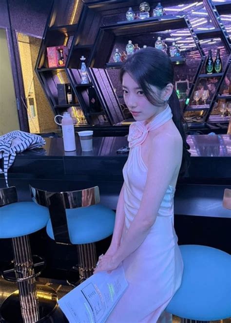 수지 드레스 입은 여신의 자태 시상 다녀왔어요 수지 드레스 입은 여신의 자태 시상 다녀왔어요