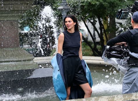 Kendall Jenner Fans Alarmed By Optical Illusion In Her Outfit That