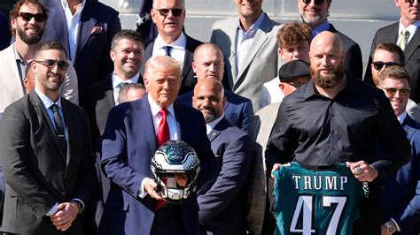 Nfl News Ex Eagles Star Offers Explanation After Skipping White House
