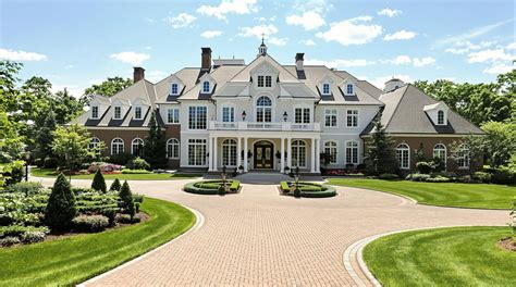 What Is A Mansion Size Style And What Truly Sets It Apart