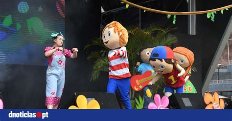 Nina Toc Toc Espalha Diversão Na Calheta — Dnoticias Pt