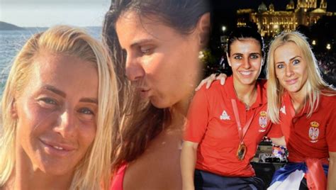 Bikini PlaŽa I Lepe Sestre DaboviĆ Objavile Fotografiju Sa Letovanja Posle Velikog Uspeha Naše