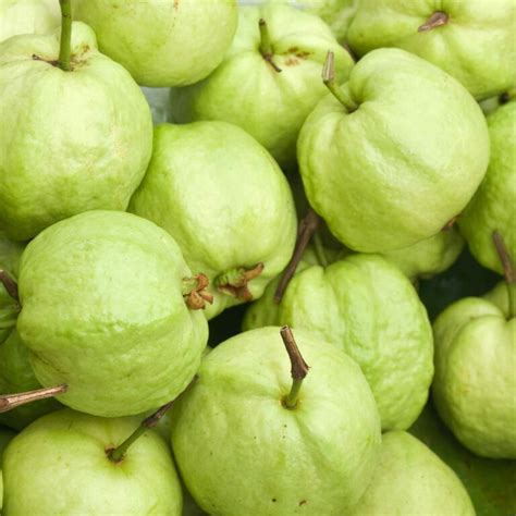 What Is A Guava Fruit And How Do You Eat It