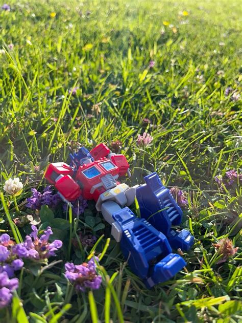 Pin By Oskino On Transformers Transformers Memes Transformers