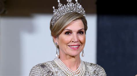 Wow Dronning Maxima Emmede Af Extravagance I Glimtende Gallalook Med Broderede Detaljer