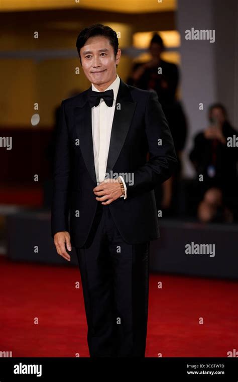 Lee Byung Hun Attends The Eojjeol Suga Eopda No Other Choice Red