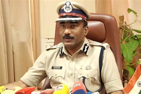 കൊച്ചിയില്‍ മാലിന്യം തള്ളുന്നവരെ സമൂഹത്തിന് മുന്നില്‍ തുറന്നുകാട്ടും സിറ്റി പൊലീസ് കമ്മിഷണര്‍