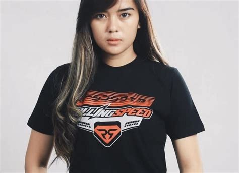 Siapa Inka Putri Pratiwi Pembalap Perempuan Yang Perankan Feni Preman Pensiun 6 Berita Hot