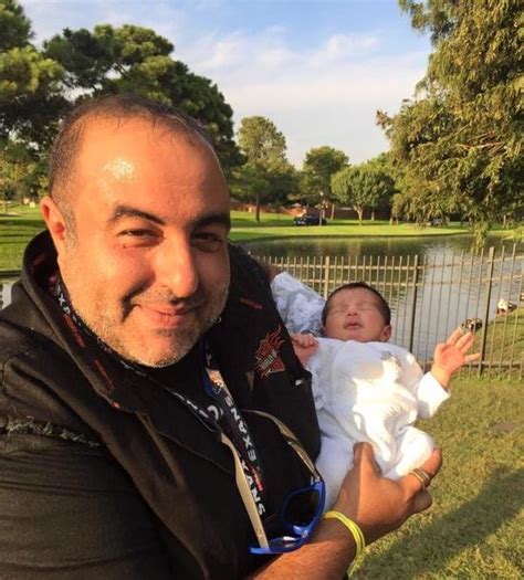 صور زوج روبي يحتفل بتخرج ابنته الشابة وجمالها يخطف الأنظار مجلة هي