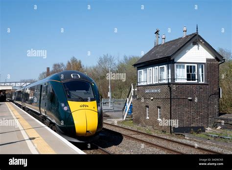 Gwr Class 800 Iet Train At Moreton In Marsh Station Gloucestershire