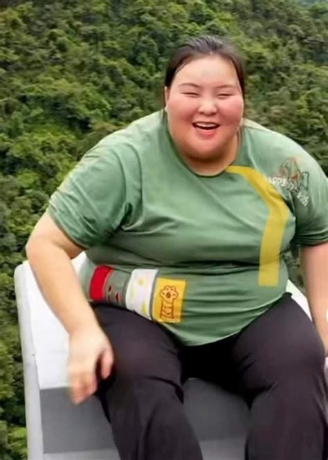 250斤女网红肥肥喜当妈！21岁疑未婚怀双胞胎，男方身份引关注