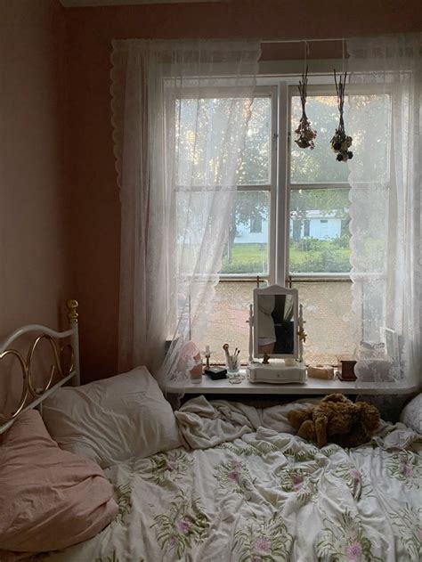 Pin Tillagd Av 🌞 På Room Sovrumsidéer Drömrum Sovrum Inspo