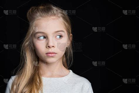 可爱的金发女孩