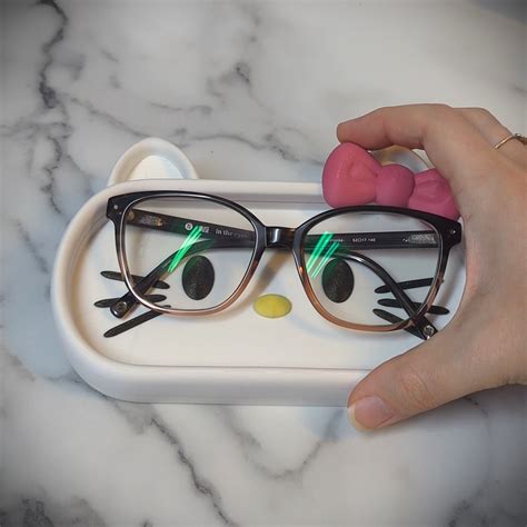 👋 Hello Kitty Eyeglasstrinket Holder・ Stl File For 3d Printing・cults