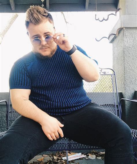 8 Plus Size Male Models Bloggers To Follow On Instagram Artofit