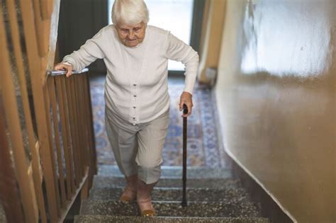Dementia Red Flag You Might Notice When Someone Is Walking Uk
