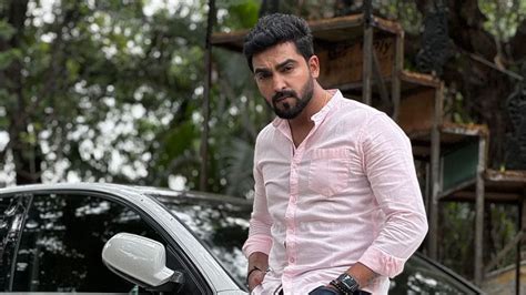 Seetha Rama Actor Gagan Chinnappa Looks Dapper In White Shirt And Blue Trousers Movies News